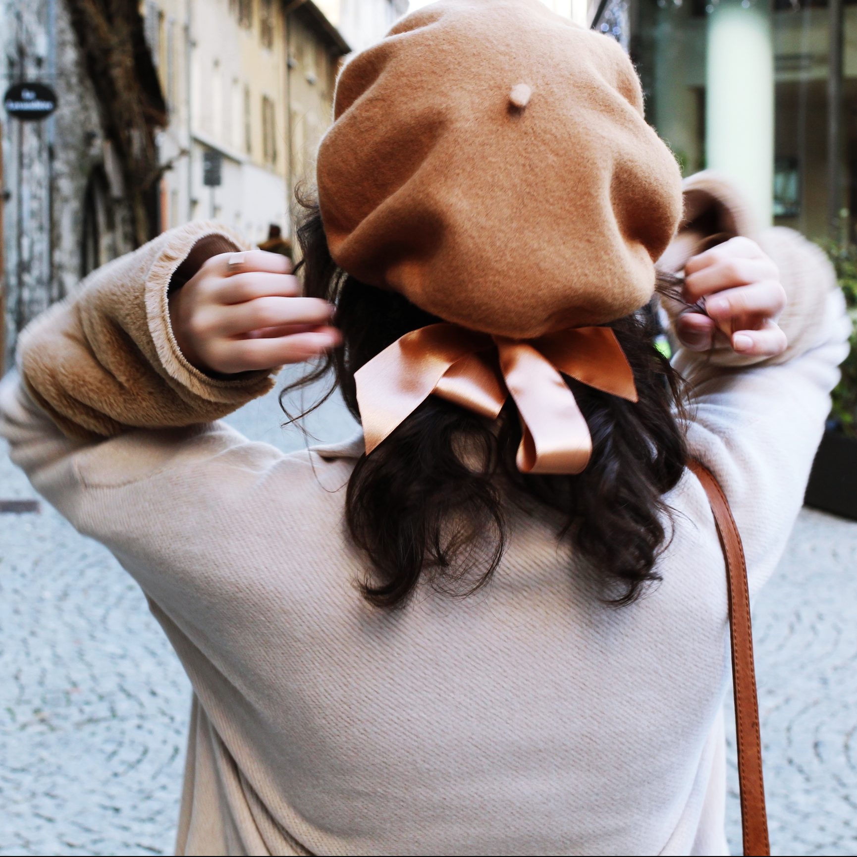 Too french to be polite - TAKE ME DOWN TO DAKOTA